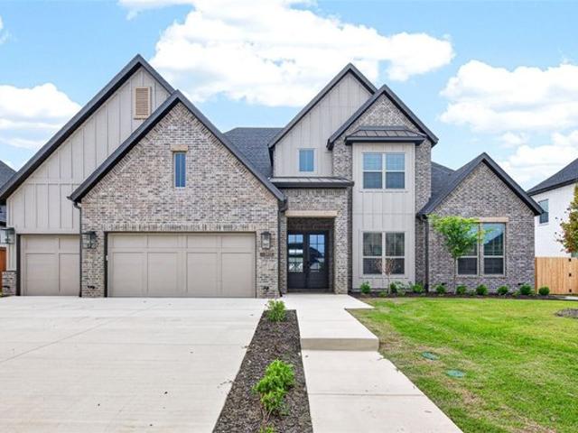 8900 W Comet Dr, Bentonville, AR 72713