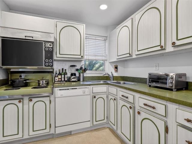 8900 Washington St, Unit 306A, Hollywood, FL 33025 | MLS #F10542 | Compass