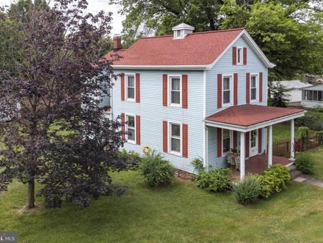 8901 Center St, Manassas, VA 20110