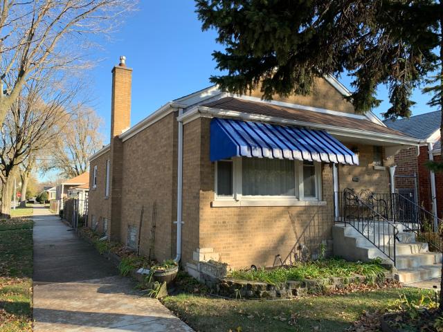 8901 S East End Ave, Chicago, IL 60617 | MLS #12617 | Compass