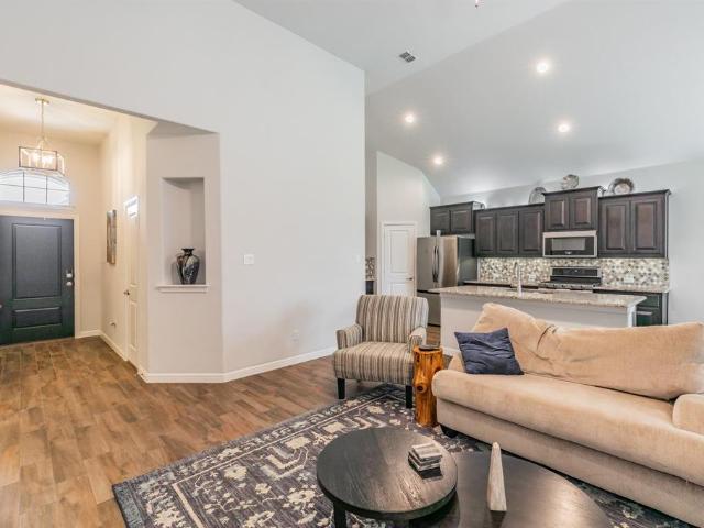 8901 Thompson Road