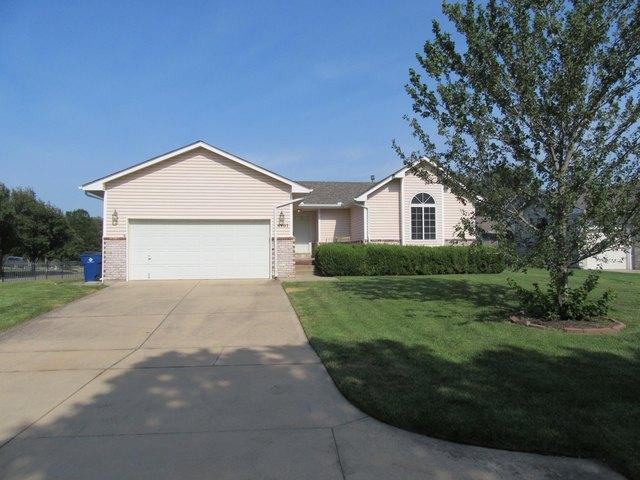 8901 W Meadow Knoll Ct, Wichita, KS 67205
