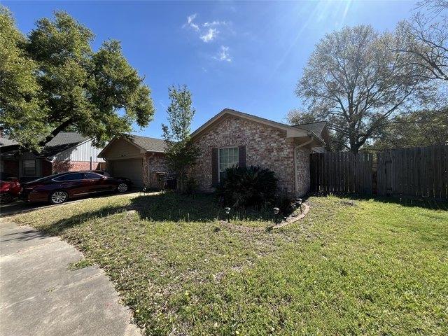 8902 Landwood Dr, Houston, TX 77040