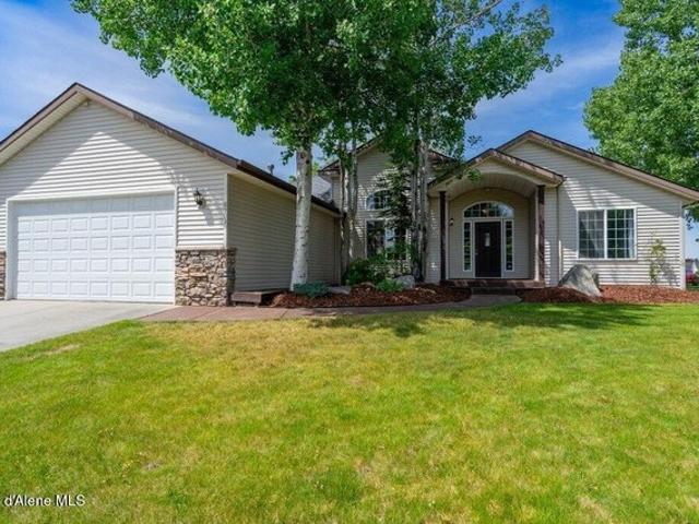 8903 N Newcastle Ln, Hayden, ID 83835