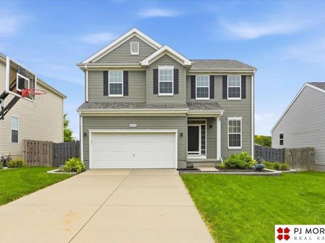 8903 S 163rd St, Omaha, NE 68136