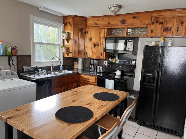 890 19th Ave W