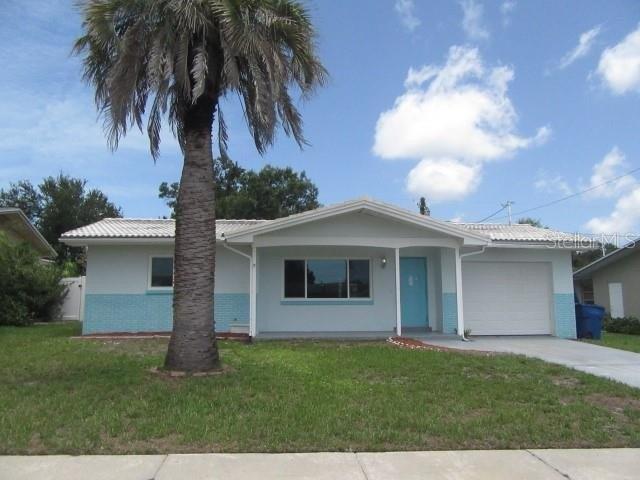 890 7th Ave NE, Largo, FL 33770