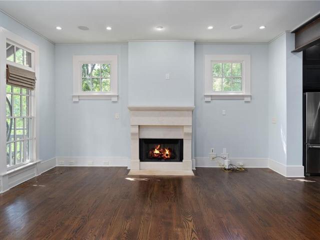 890 Glenwood Park Drive SE