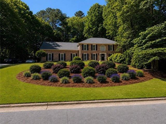 890 Ferncroft Ct, Roswell, GA 30075