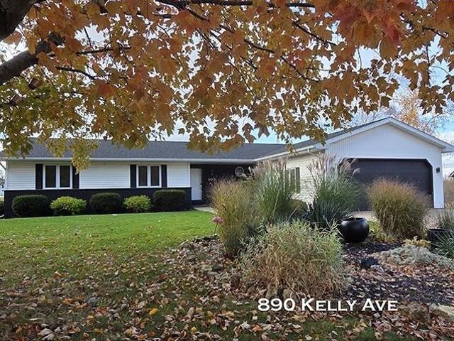 890 Kelly Ave, Platteville, WI 53818