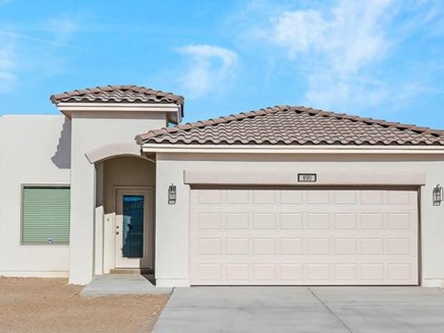 890 Harpendem Dr, Horizon City, TX 79928
