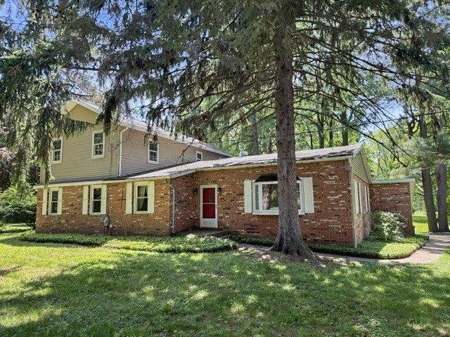 890 Lord Rd, Fairview, PA 16415