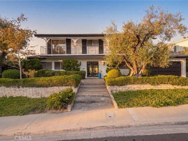 890 N Hillside Dr, Long Beach, CA 90815