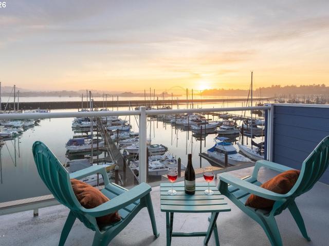 890 se bay blvd # 305