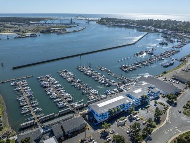 890 SE Bay Blvd Unit 207, Newport, OR 97365