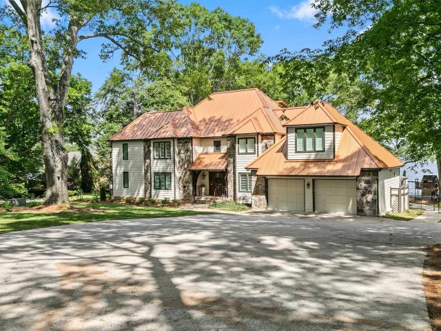 890 River Oaks Drive