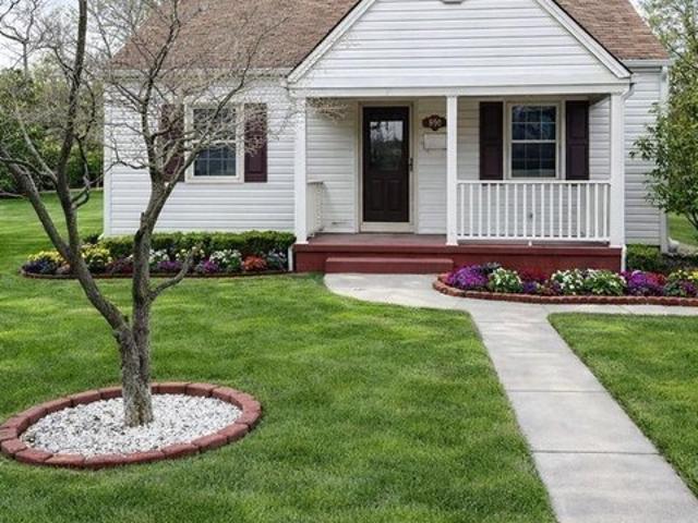 890 Woodland Rd, Sharpsville, PA 16150