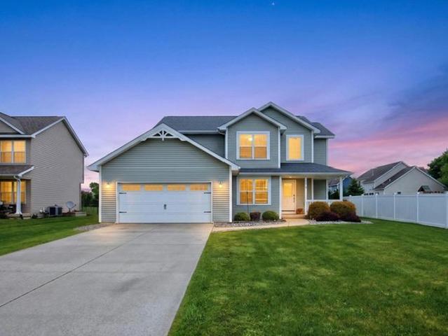 8914 Cottonwood Dr, Freeland, MI 48623