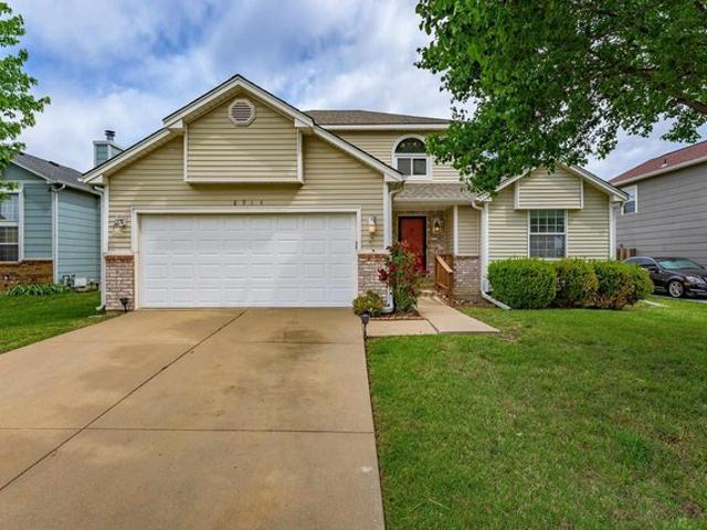8914 E Cessna St, Wichita, KS 67210