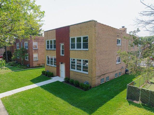 8914 Lamon Ave, Skokie, IL 60077