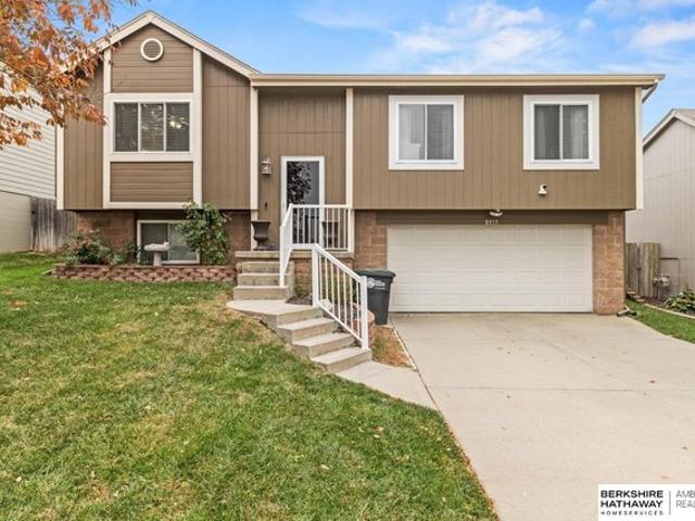 8915 N 76th St, Omaha, NE 68122