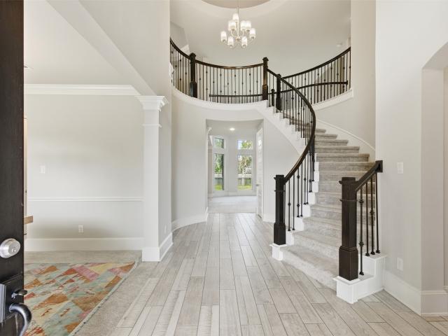 8915 Forest Side Drive