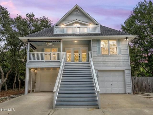 8915 Shipwatch Dr, Wilmington, NC 28412