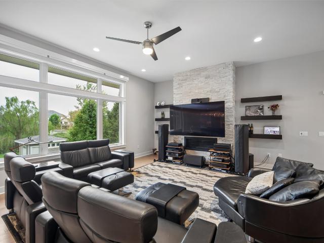 8916 NW 73rd Place