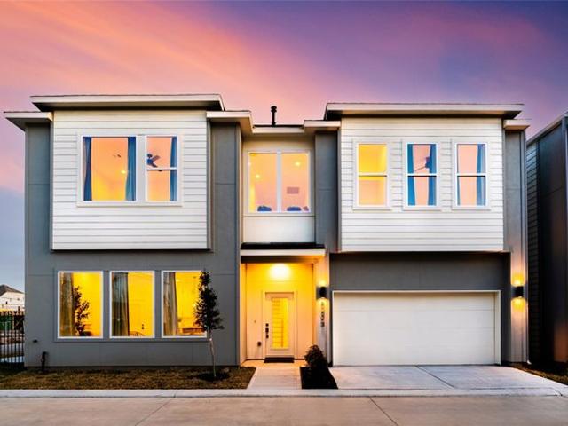 8916 Knoll Branch Dr, Houston, TX 77080