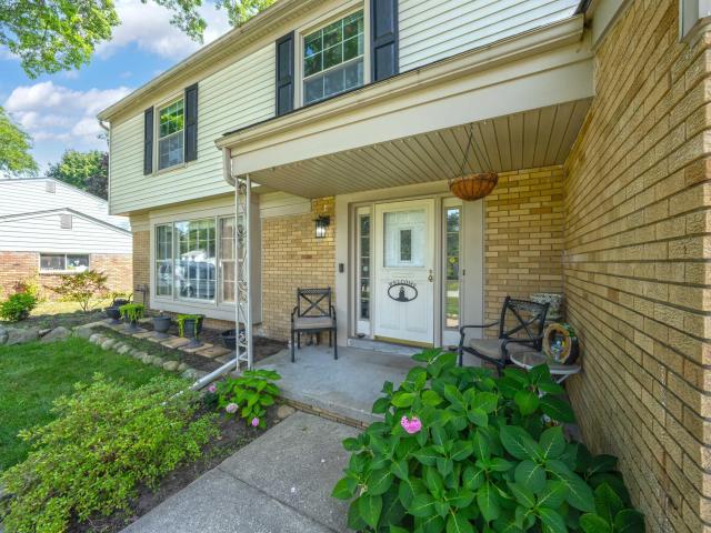 8916 Tamarack Drive
