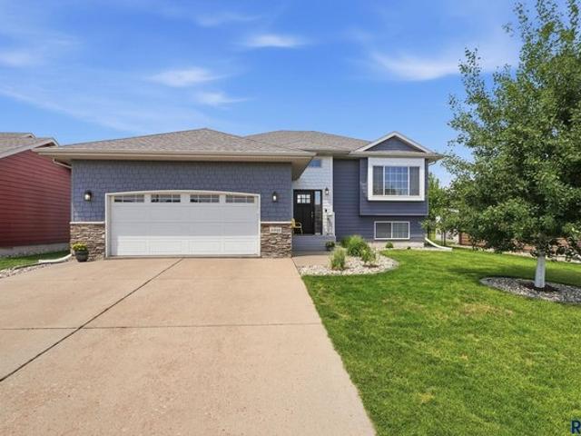 8916 W Norma Trl, Sioux Falls, SD 57106