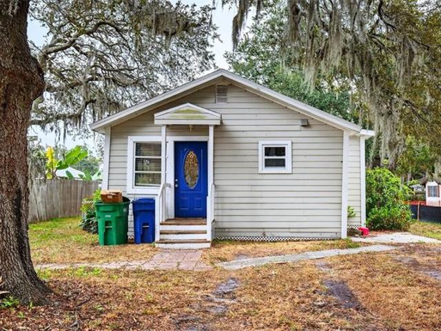 8917 N Willow Ave, Tampa, FL 33604
