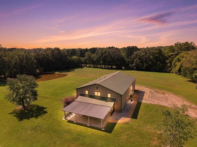 8917 E Shelby Dr, Memphis, TN 38125