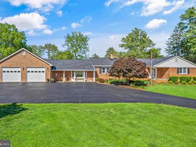 8917 Peabody St, Manassas, VA 20110