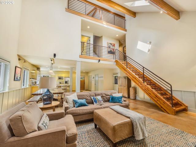 8917 Spindrift LN