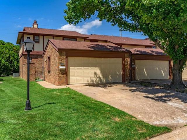 8917 W Harvest Ln, Wichita, KS 67212