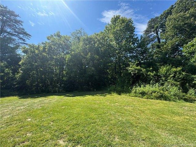 8918 Henryville Otisco Rd, Otisco, IN 47163