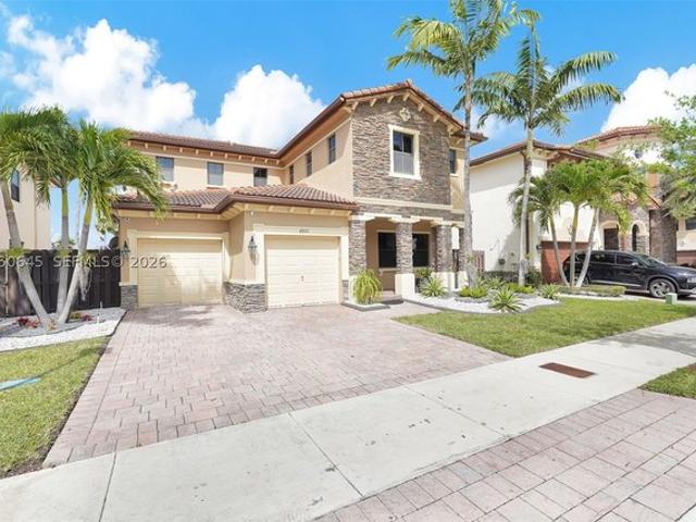 8910 NW 98th Ct, Doral, FL 33178