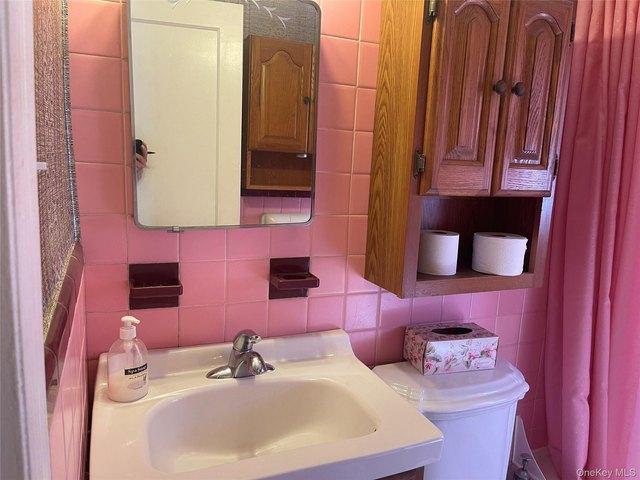 8910 st Pl, Queens Village, NY 11427