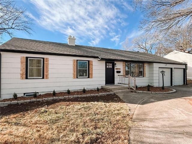8910 Western Hills Dr, Kansas City, MO 64114 | Compass