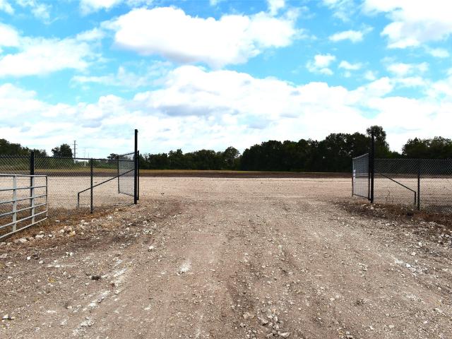 8911 FM 524 Rd, Sweeny, TX 77480 | MLS #47073