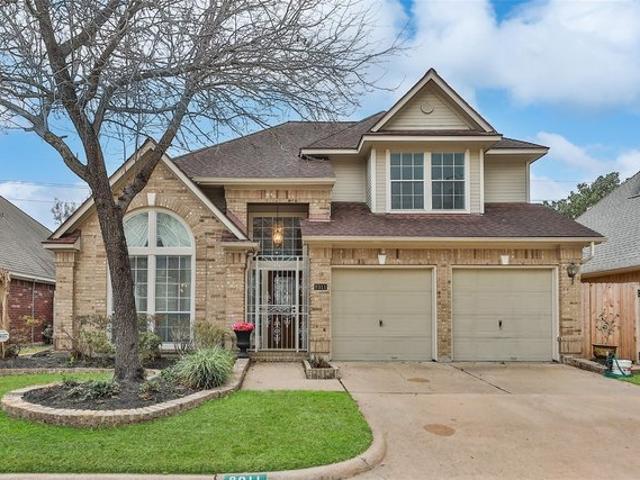 8911 Lawncliff Ln, Houston, TX 77040