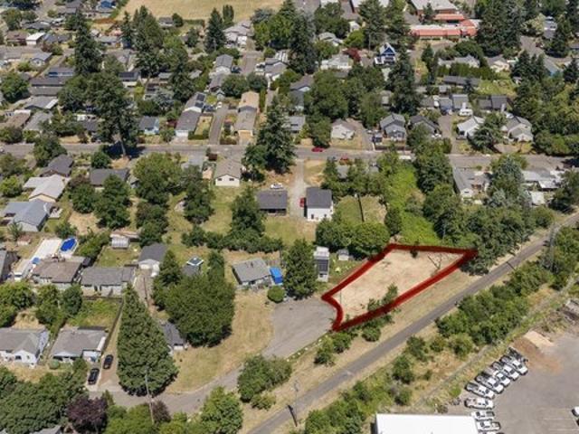 8911 SE Henderson St, Portland, OR 97266