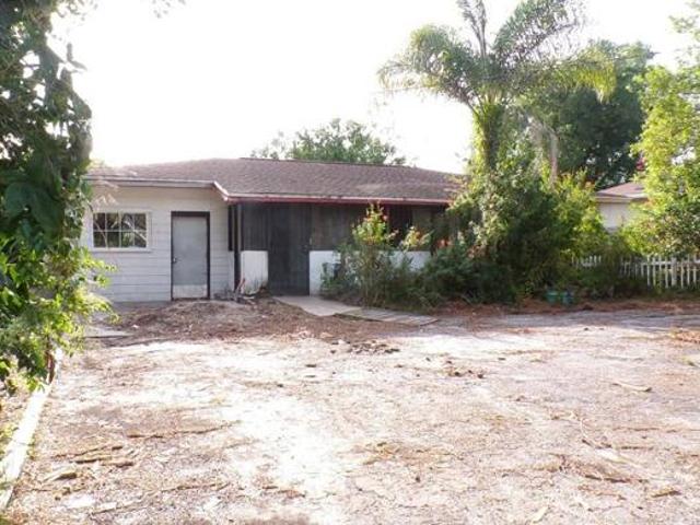 8912 N 39th St, Tampa, FL 33604