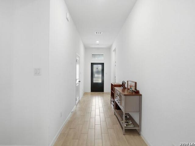 8912 Luciano Ridge