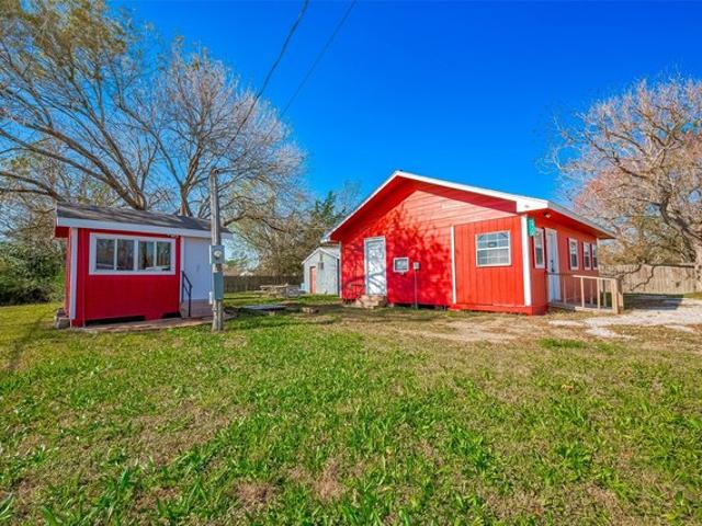 8912 Park St, Needville, TX 77461