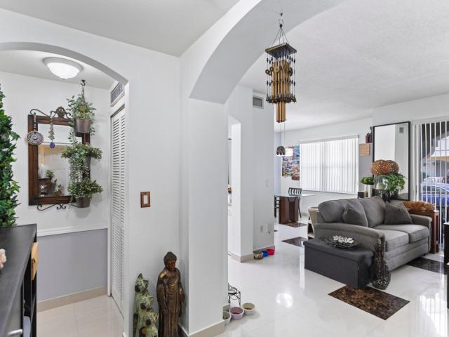 8912 W Flagler St, Unit 111, Miami, FL 33174 | MLS #B26023