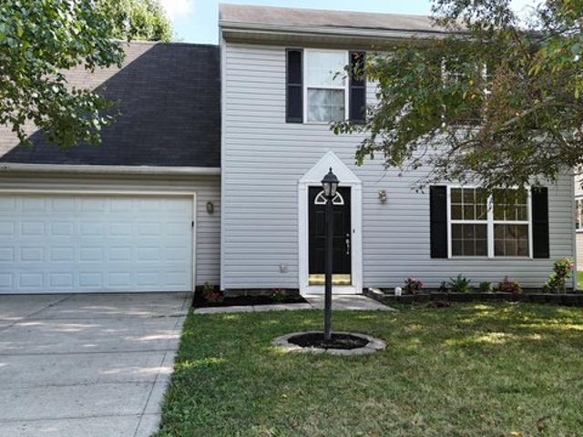 8913 Glass Chimney Ln, Fishers, IN 46037