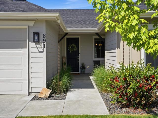 891 N Tullshire Way