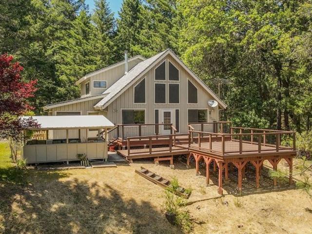 891 Salt Flat Rd, Lewiston, CA 96052